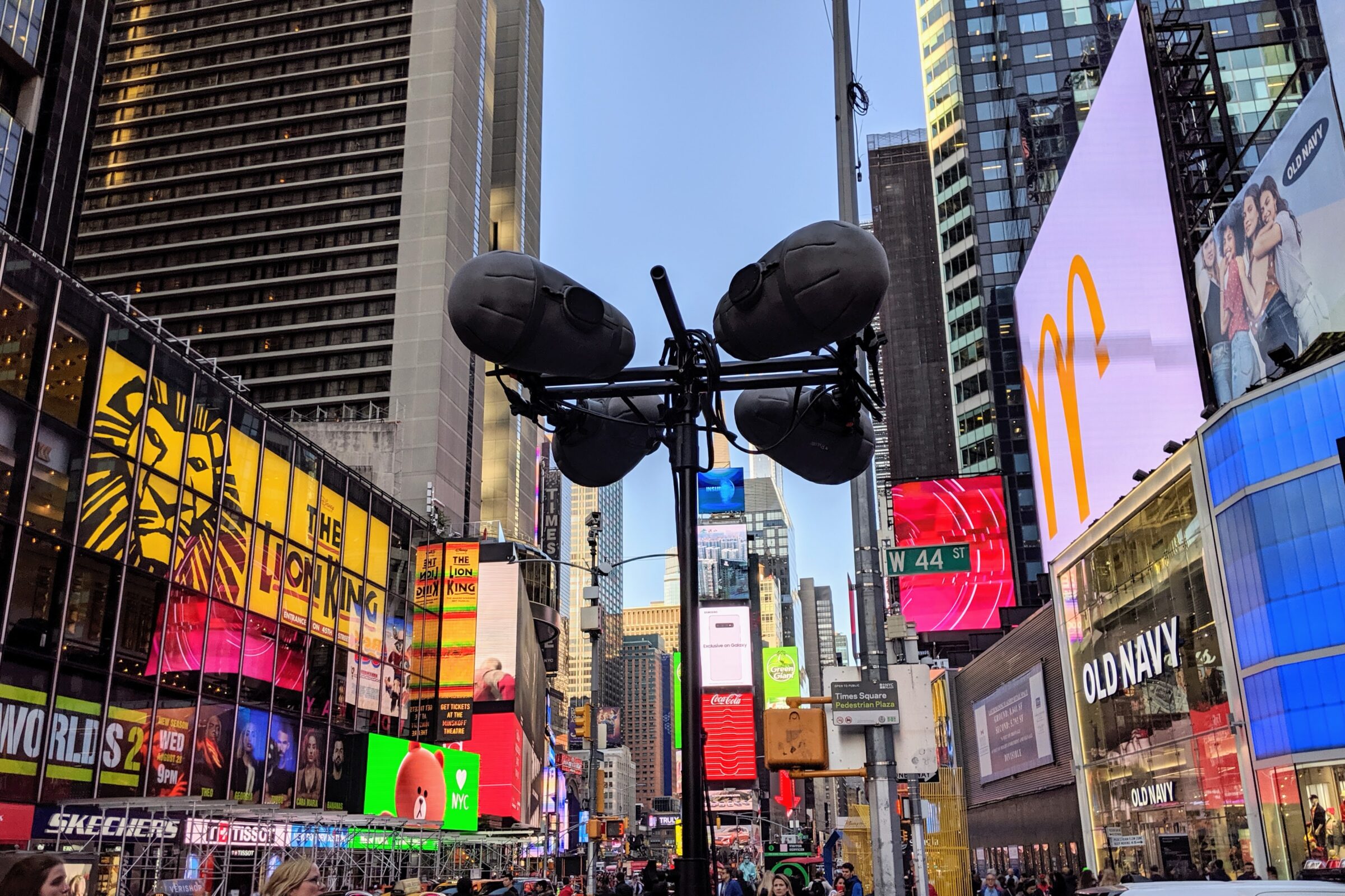 Capturing and rendering of audio for virtual reality - APL